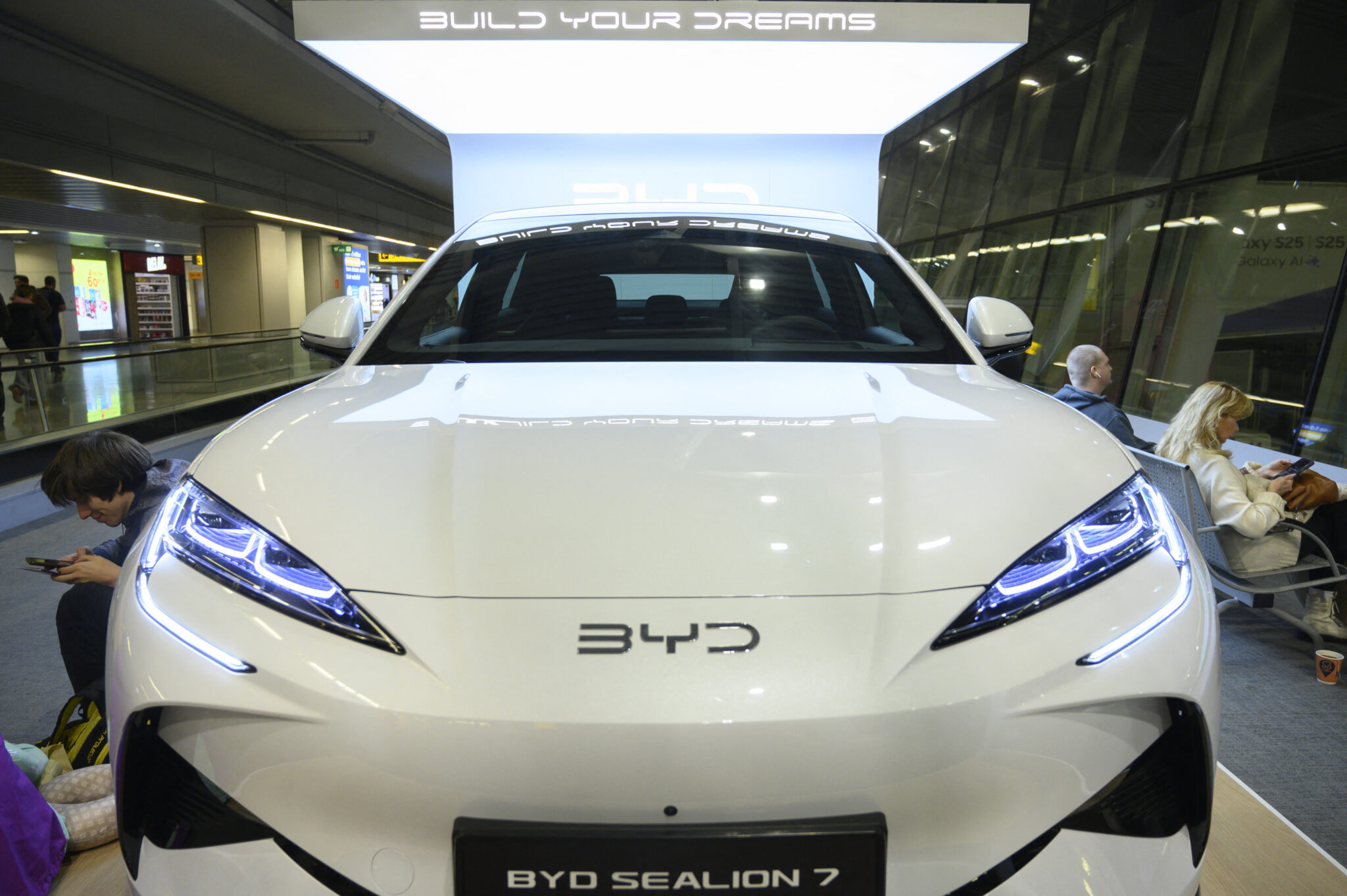 Chinese auto giant BYD to integrate DeepSeek, broaden self-driving tech ...